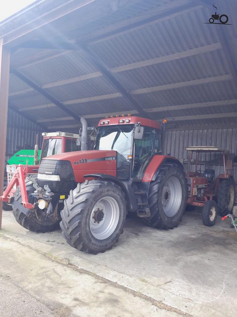 Foto Case IH Maxxum MX 135 #1561445