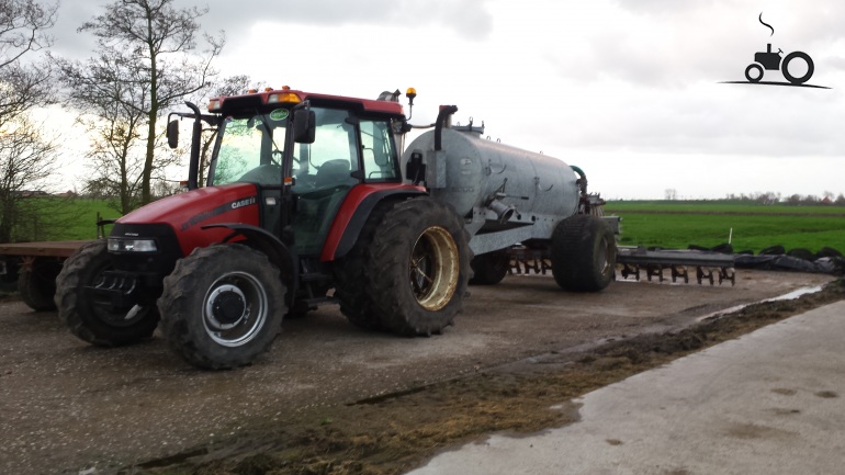 Foto Case IH JX 1090 U van Groot Melkvee