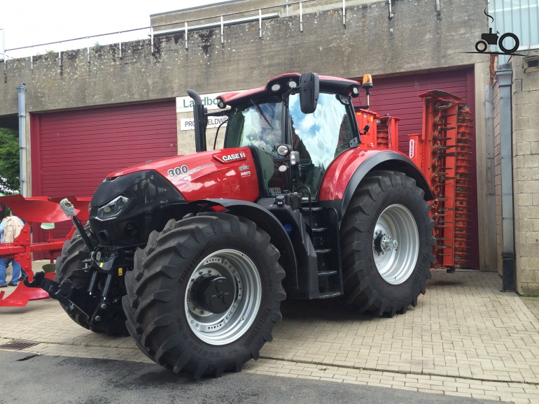 Foto Case IH Optum 300 #975857