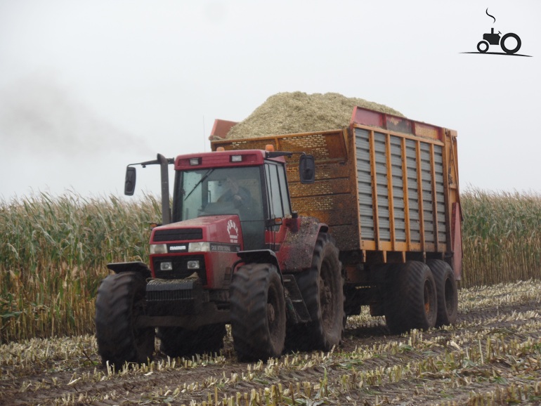 Foto Case International Magnum 7140 #1199079