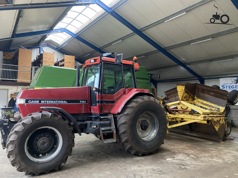 Foto Case International Magnum 7140 #1534406