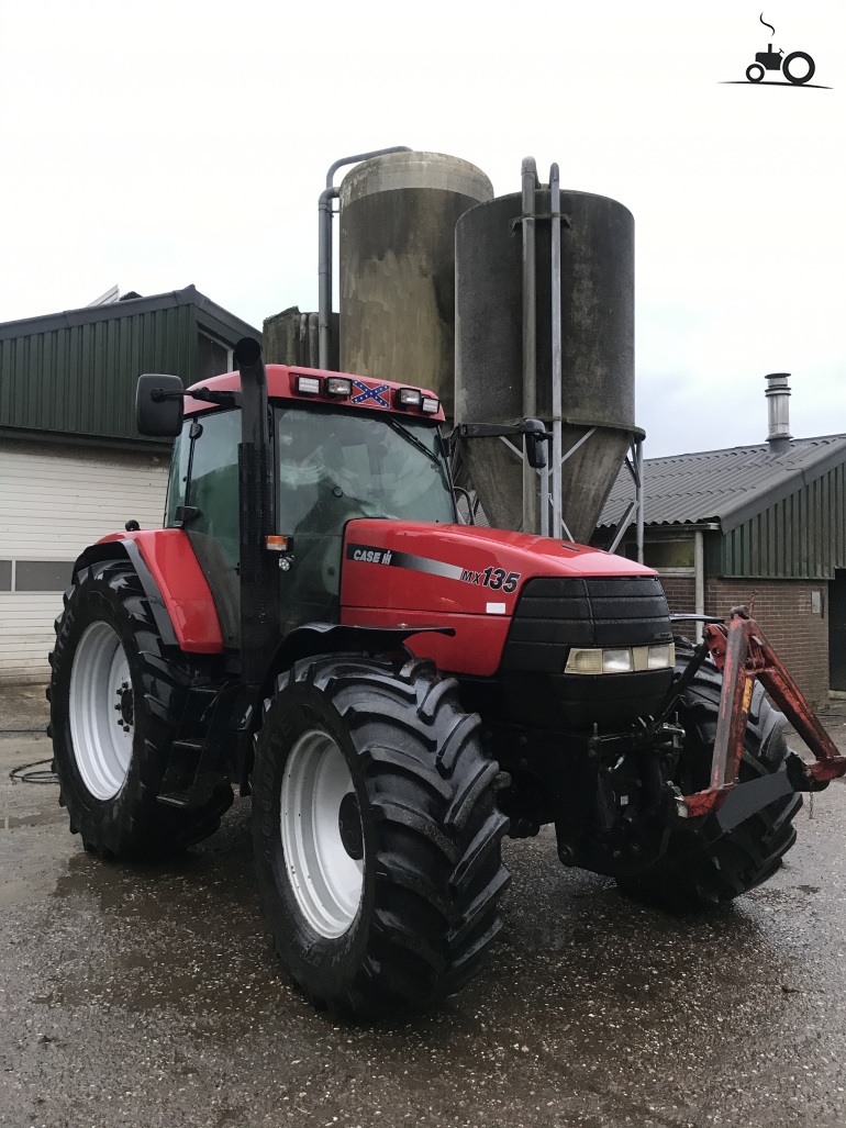 Foto Case IH Maxxum MX 135 #1387420