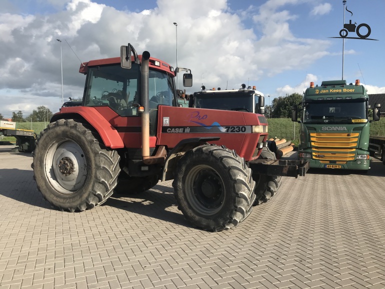 Foto Case International Magnum 7230 Pro #1433156