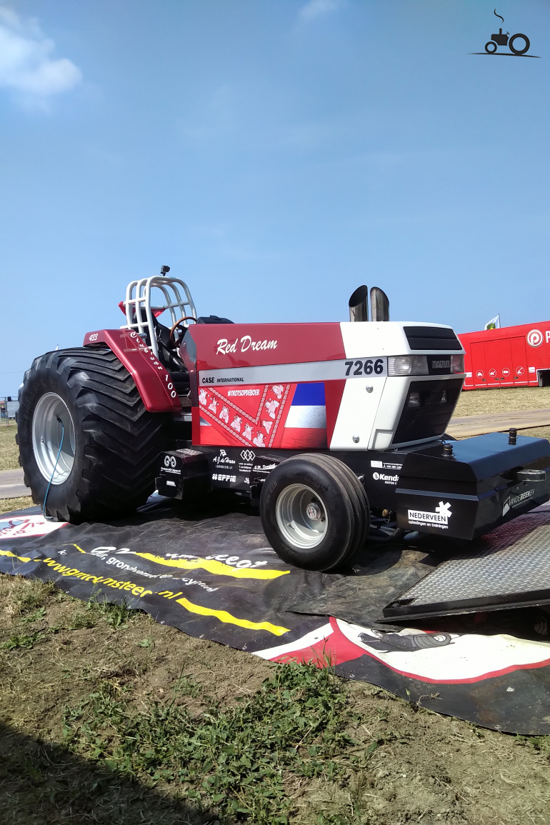 Foto Case Magnum 7230 #1482601