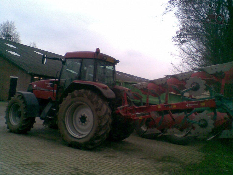 Foto Case MX 135 #452074