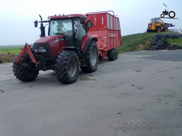 Foto Case MXU 125 van VOF Gebroeders Posch