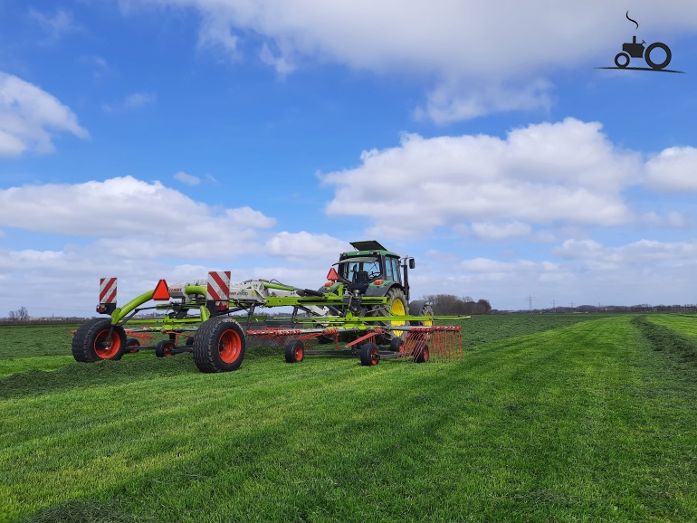 Foto Claas Liner 2900 #1409623