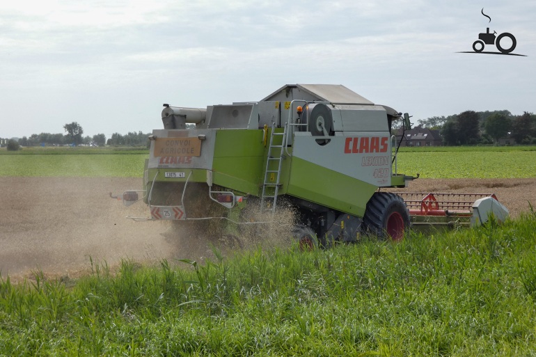 Foto Claas Lexion 420 #1433190