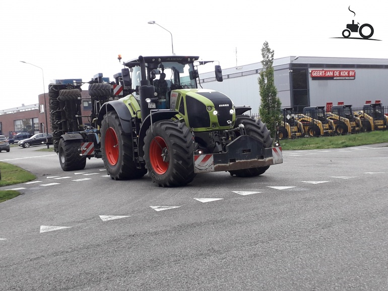 Foto Claas Axion 960 van Loonbedrijf Van Raak