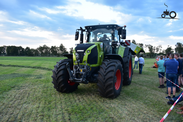Foto Claas Axion 830 #1480928