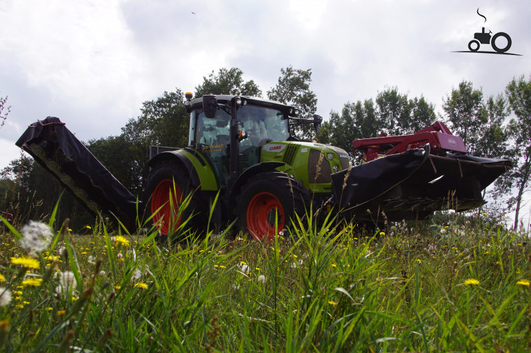 Foto Claas Arion 460 #1493238