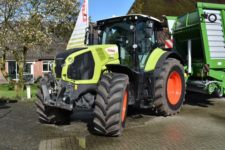 Foto Claas Axion 830 #1513799