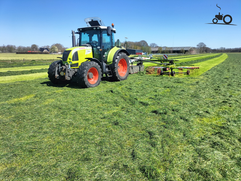 Foto Claas Arion 540 van H Vrieling
