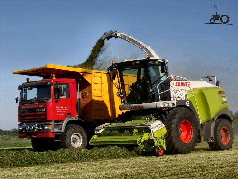 Foto Claas Jaguar 940 van Hesselmans Biest-houtakker