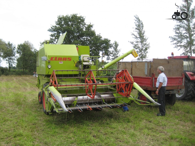 Foto Claas compact 30 #530620