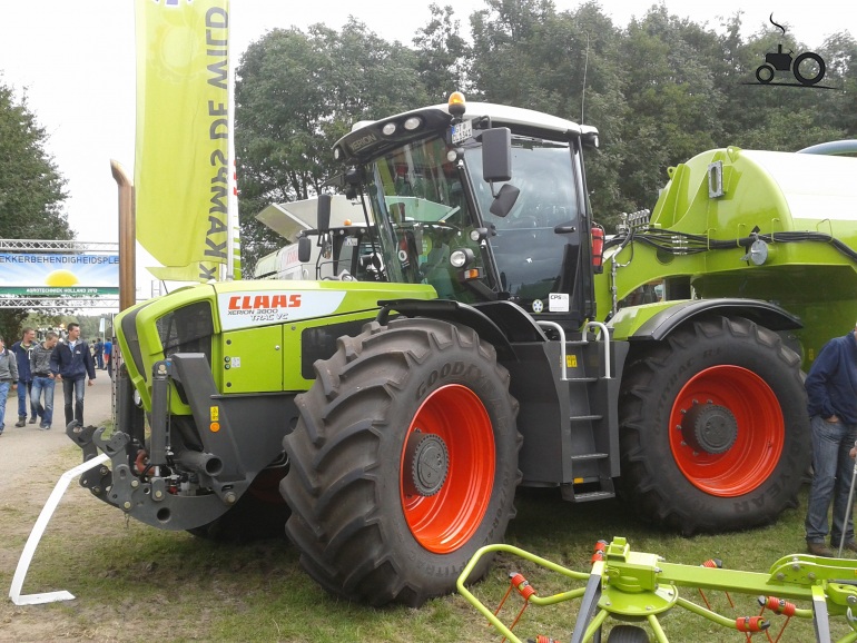 Foto Claas Xerion 3800 TRAC #691268