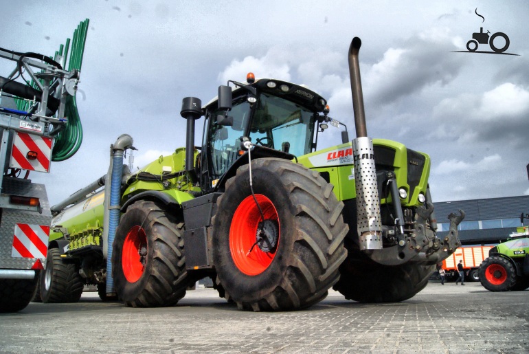 Foto Claas Xerion 3800 TRAC #769410