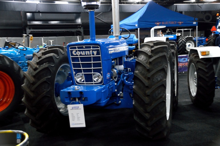 Foto County 944 #1467171