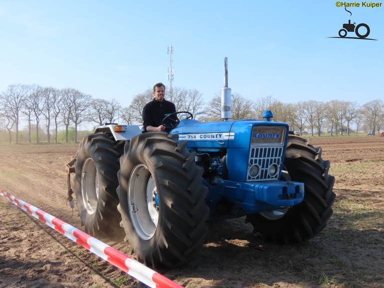 Foto County 754 #1474400