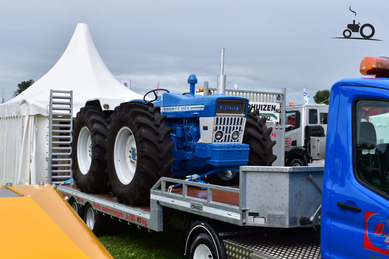 Foto County 1124 #1493507