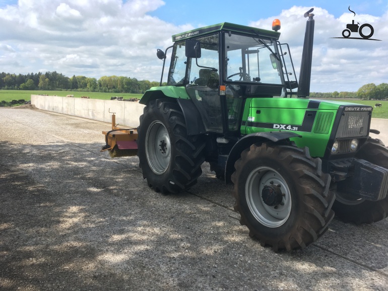 Foto Deutz-Fahr DX 4.31 #1349242
