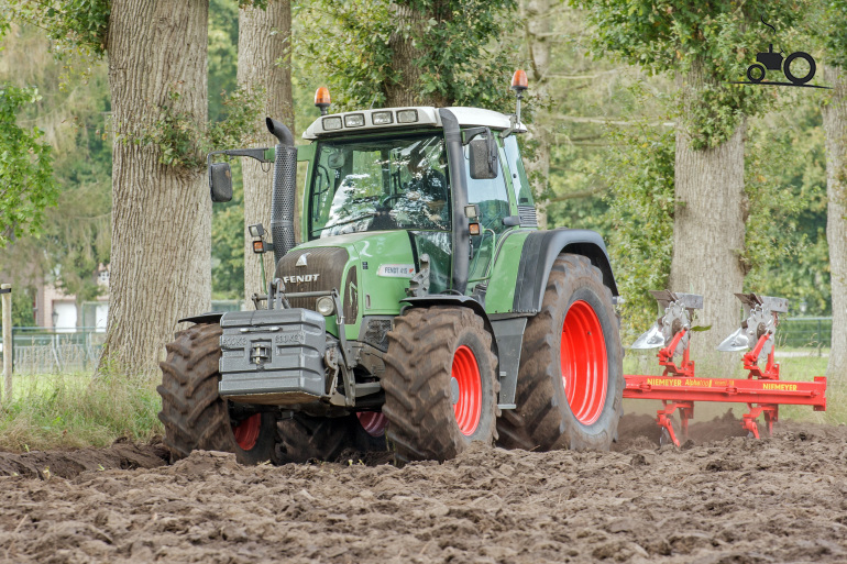 Foto Fendt 415 #1492153