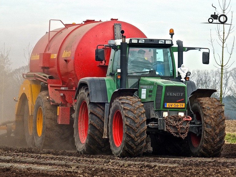 Foto Fendt 824 #738310