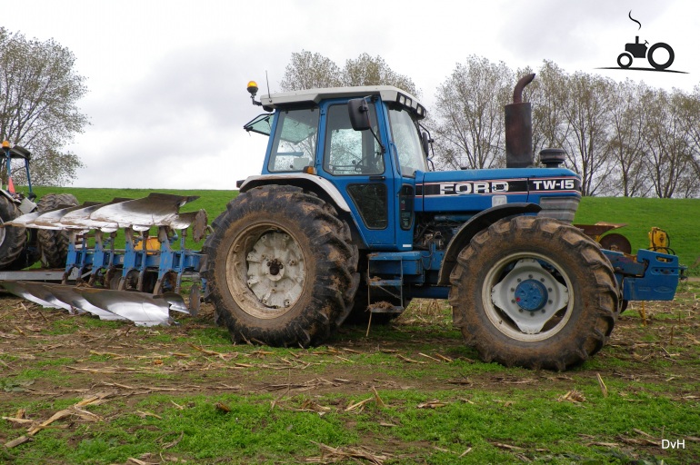 Ford TW 15 - United Kingdom - Tractor picture #1198573