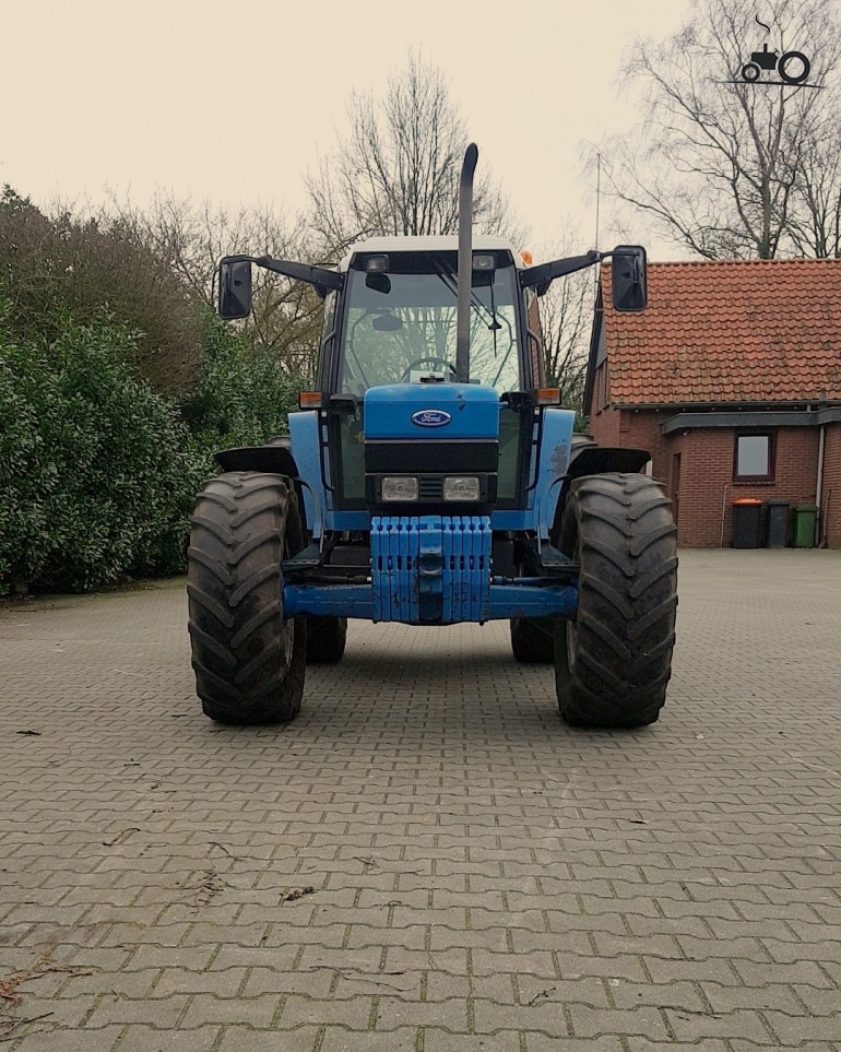 Foto Ford 8340 #1211077