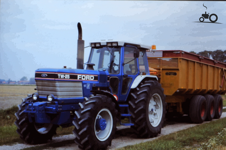 Foto Ford TW 25 #1318679