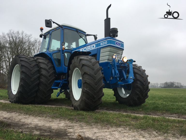 Foto Ford 8210 #1332040