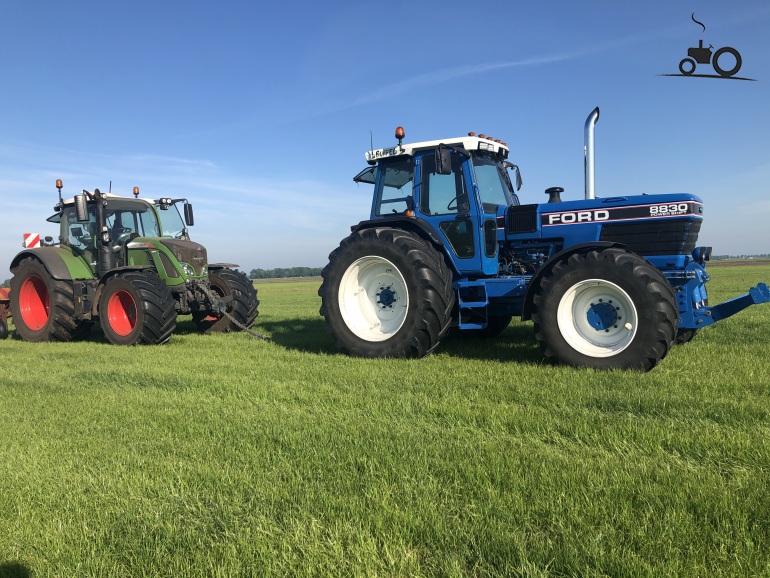 Foto Ford 8830 #1352329