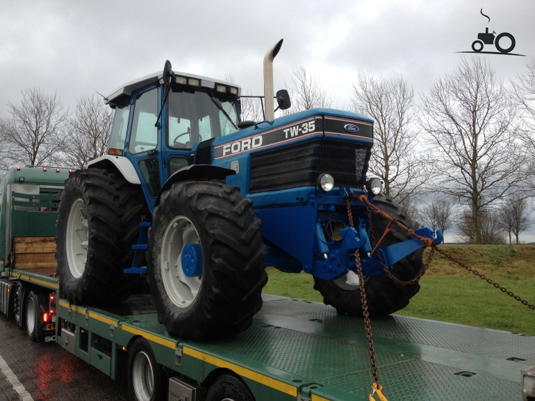 Foto Ford TW 35 #1356824