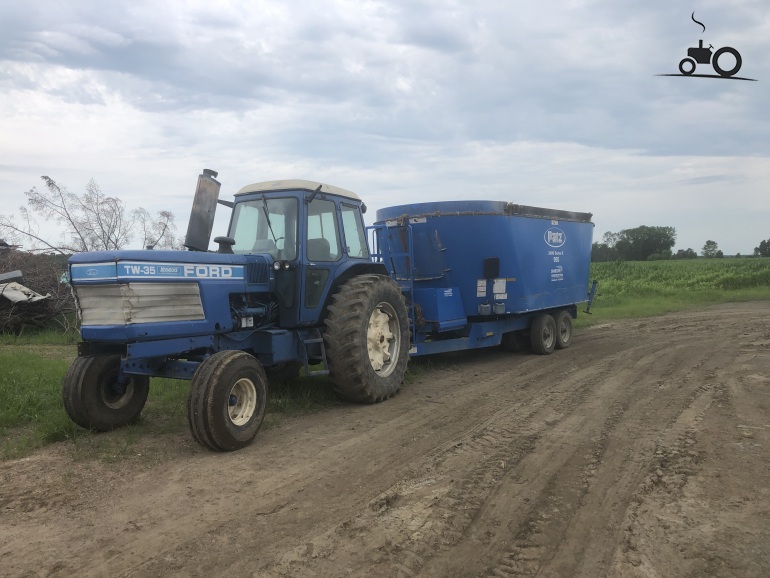 Foto Ford TW 35 #1360581