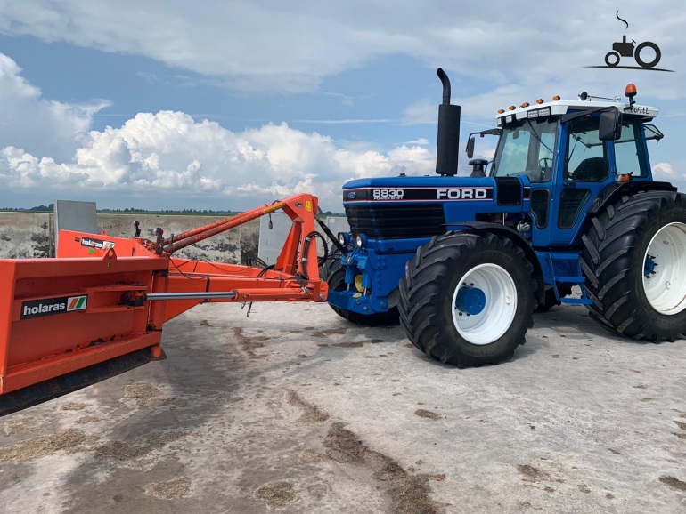 Foto Ford 8830 #1366844