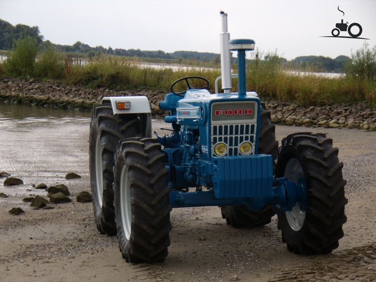 Foto Ford 7000 #1379109