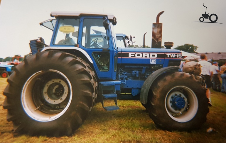 Foto Ford TW 15 #1419185