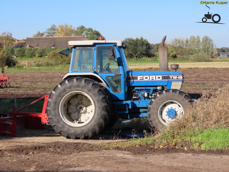 Foto Ford TW 15 #1451327