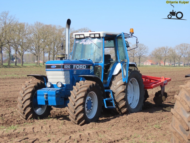 Foto Ford 8210 #1464666