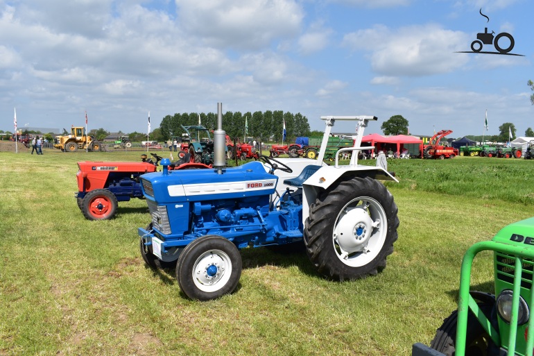 Foto Ford 2000 #1472871