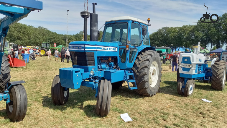 Foto Ford 8700 #1483488