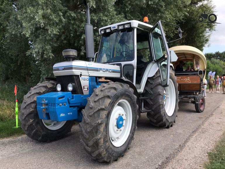 Foto Ford 7810 Silver Jubilee #1488887