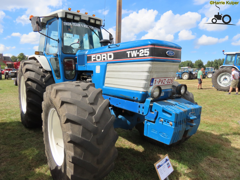 Foto Ford TW 25 #1490294