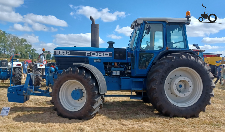 Foto Ford 8830 #1490673