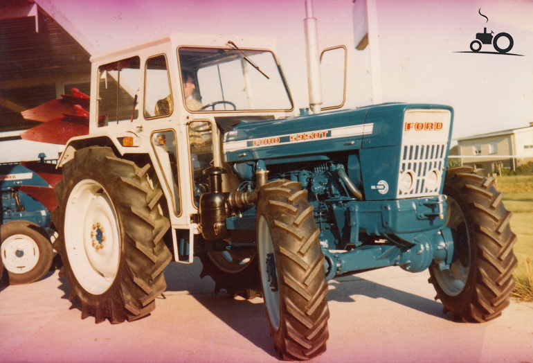 Ford Tractoren vroeger van bij een Dealer
