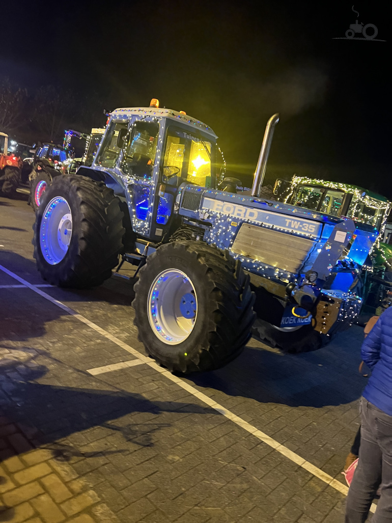 Foto Ford TW 35 #1502067