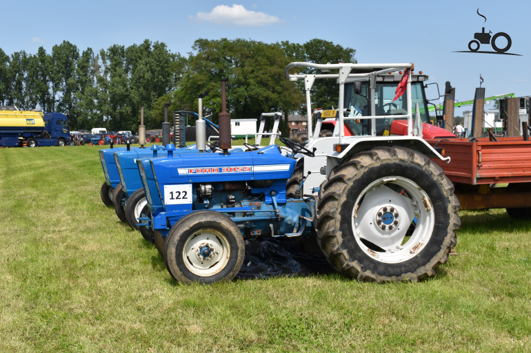 Foto Ford 3055 #1523567