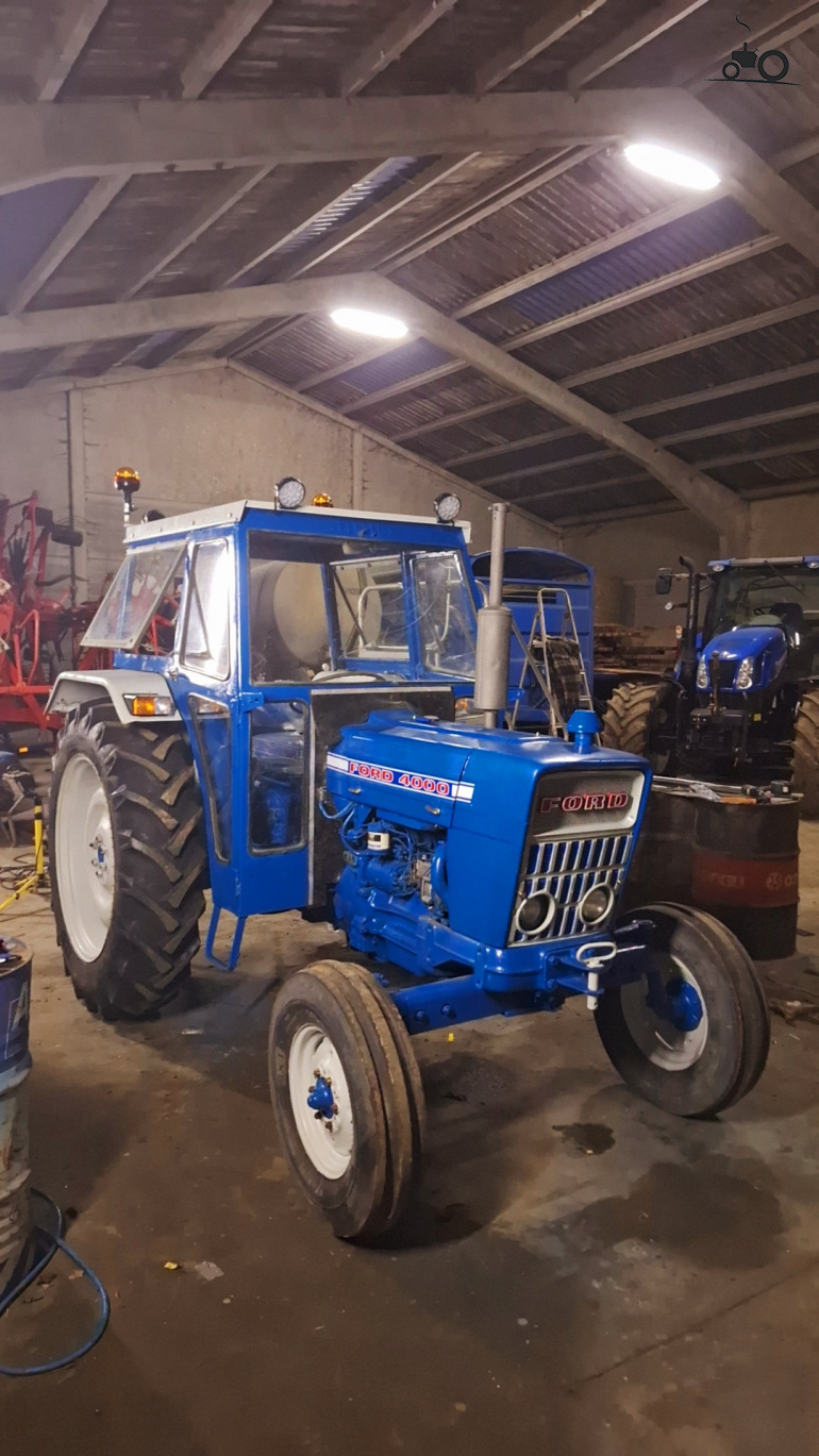 Foto Ford 4000 #1551014