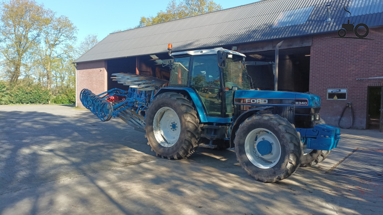 Foto Ford 8340 #1564121