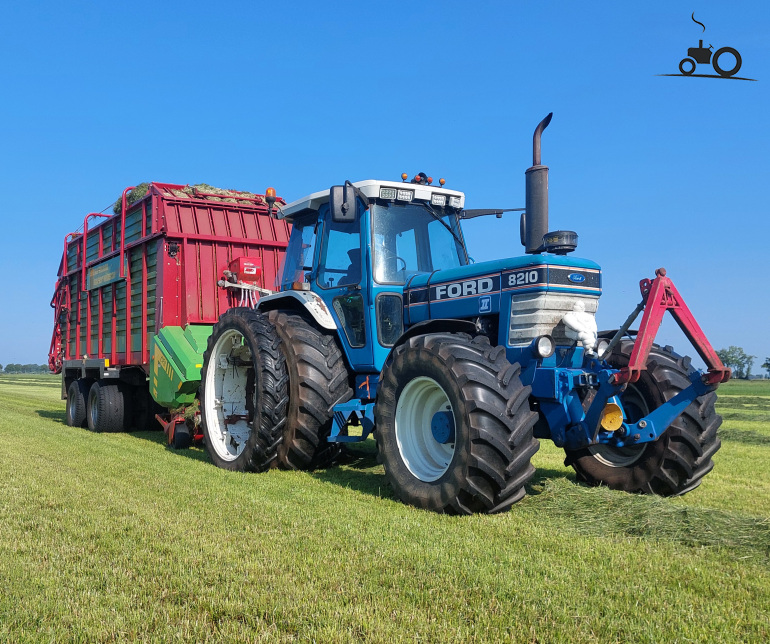 Foto Ford 8210 #1624220